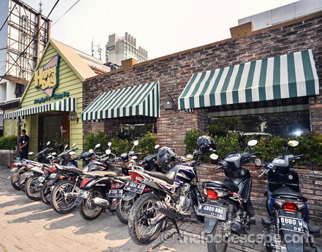 Happy Day Restaurant, Juanda, Jakarta - FOOD ESCAPE: INDONESIAN FOOD BLOG